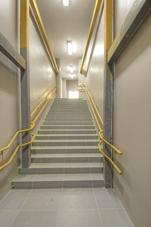 Edificio y estacionamiento Torre Zeta - ACOBO