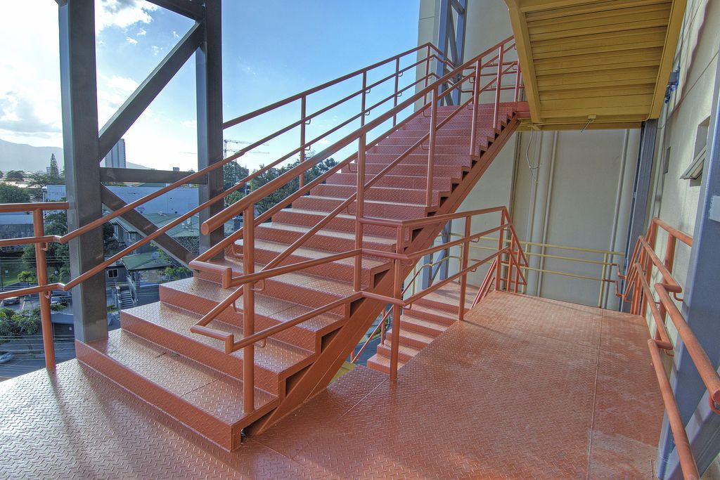 Edificio y estacionamiento Torre Zeta - ACOBO